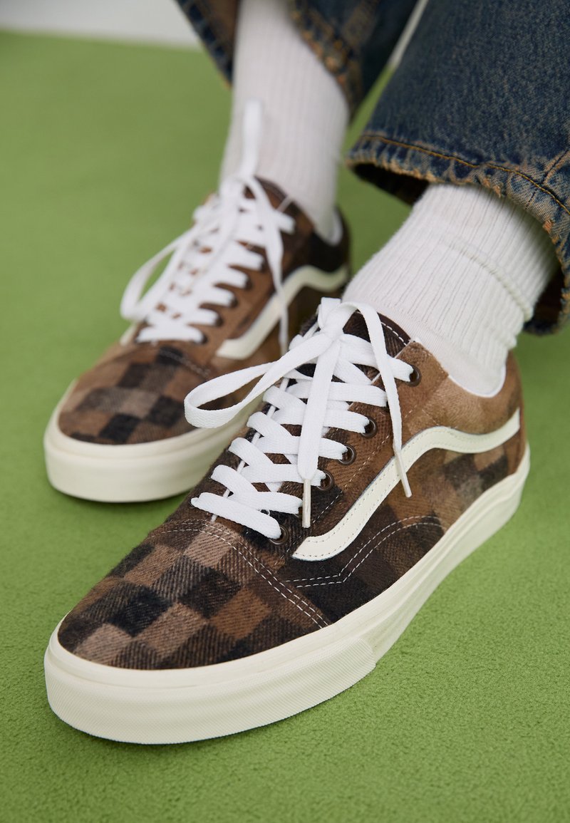 Vans OLD SKOOL UNISEX - Sneakersy niskie/brązowy - Zalando.pl