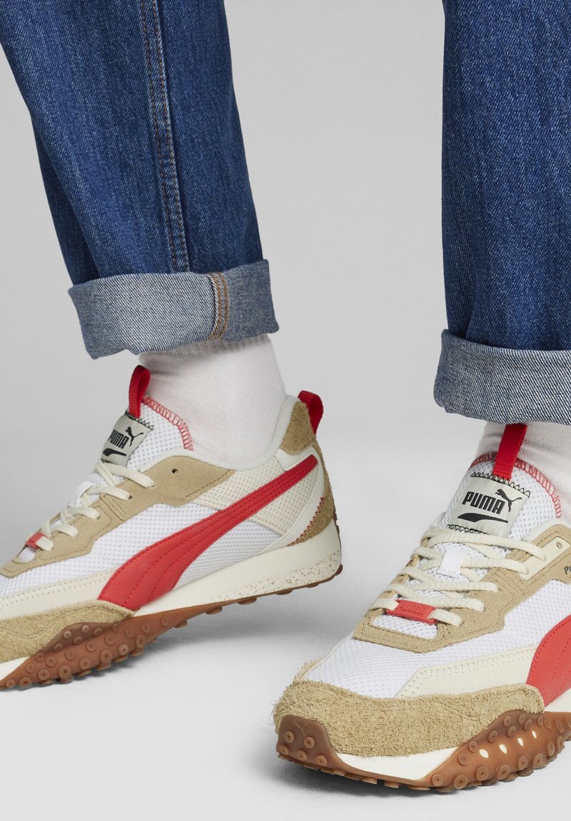 Puma BLKTOP RIDER PREPPY - Laufschuh Trail - white active red/khaki ...