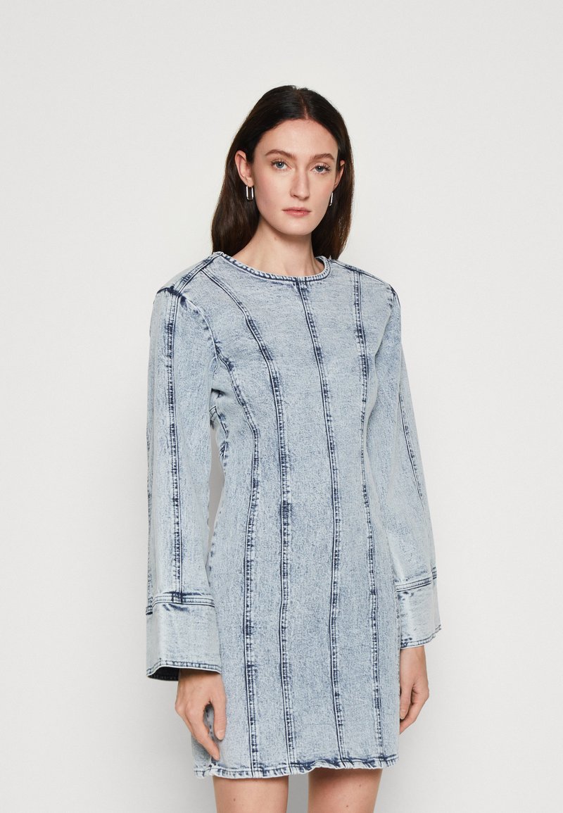 Gestuz JANICE SHORT DRESS - Denim dress - washed mid blue/stone blue ...