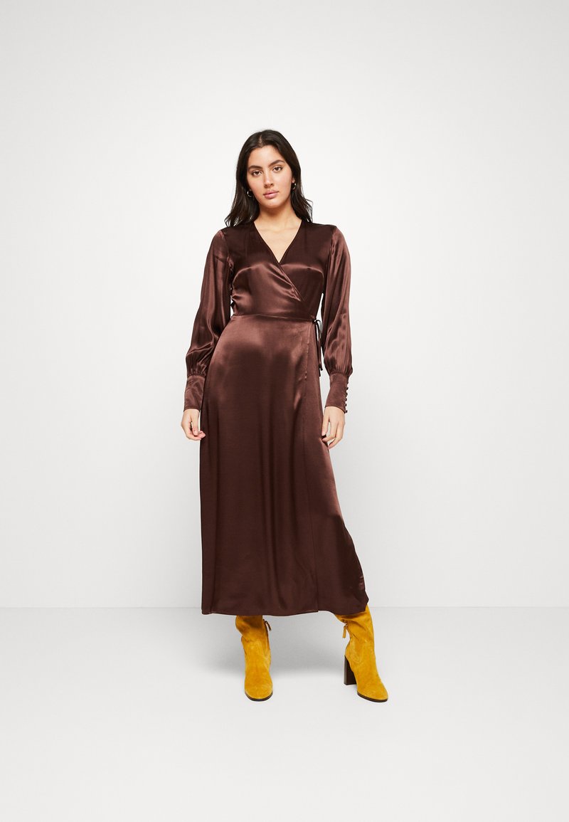 Selected Femme SLFLYRA ANKLE WRAP DRESS - Maxi-jurk - java/bruin ...
