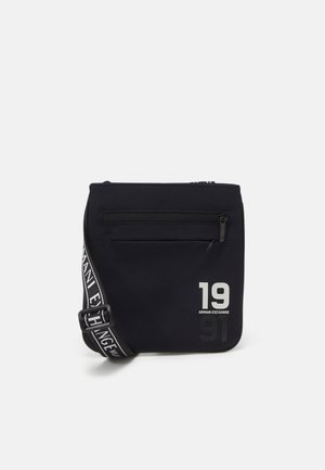 EA7 Emporio Armani TRAIN CORE MINI POUCH BAG UNISEX - Schoudertas ...