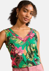 Love & Roses REGULAR FIT V NECK - Top - green and pink floral/green ...