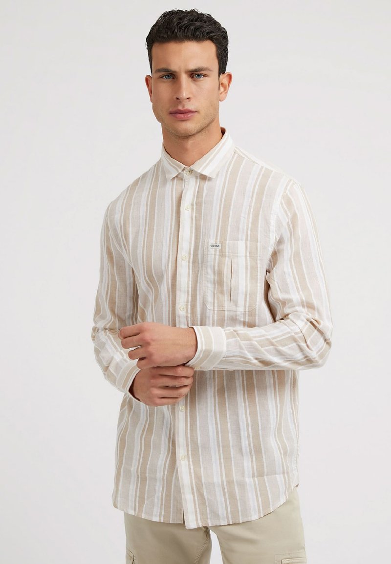 Guess ALLOVER - Hemd - beige - Zalando.at