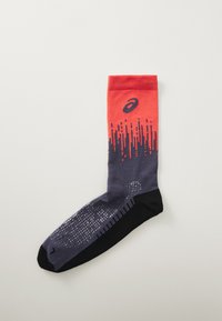 ASICS PERFORMANCE RUN CREW SOCK UNISEX - Urheilusukat - greyish purple/coral reef/oranssi ...