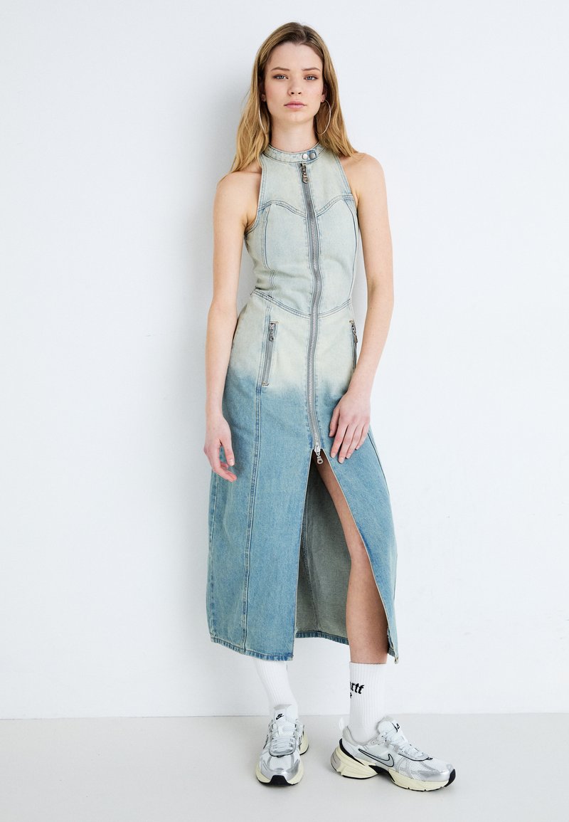 The Ragged Priest MOTOR DRESS SEAM DETAIL ZIPS - Spijkerjurk - green ...