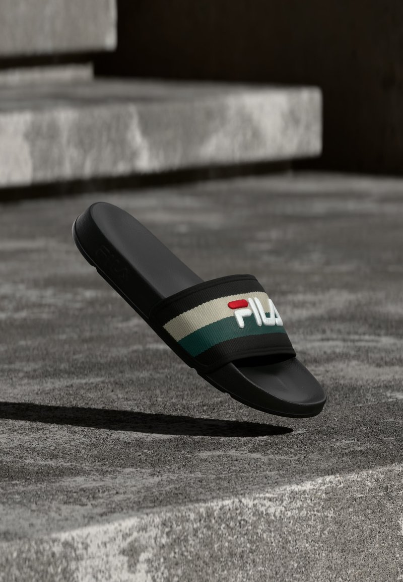 Fila MORRO BAY STRIPES SLIPPER - Mules - black/posy green/svart ...