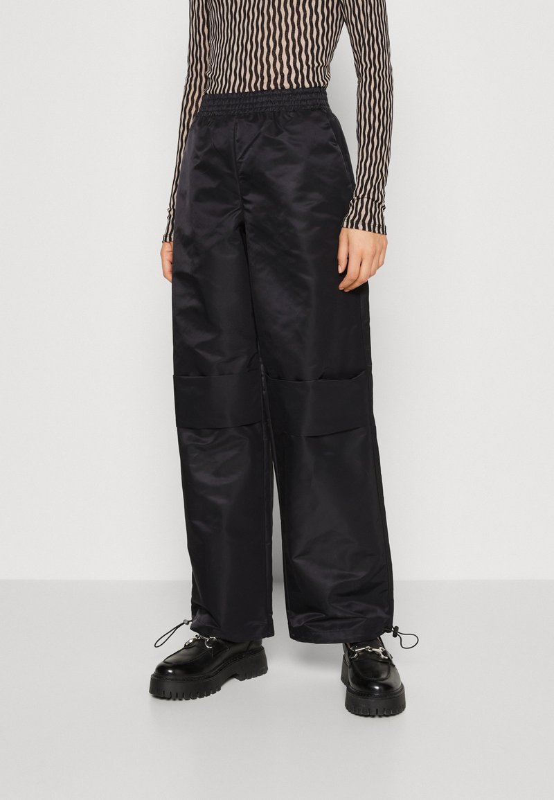 Something New ECO TRACK PANTS - Jogginghose - black/schwarz - Zalando.at