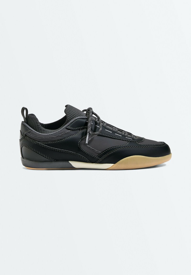 OYSHO LOW-PROFILE SNEAKER - Sneakers laag - black/zwart - Zalando.nl