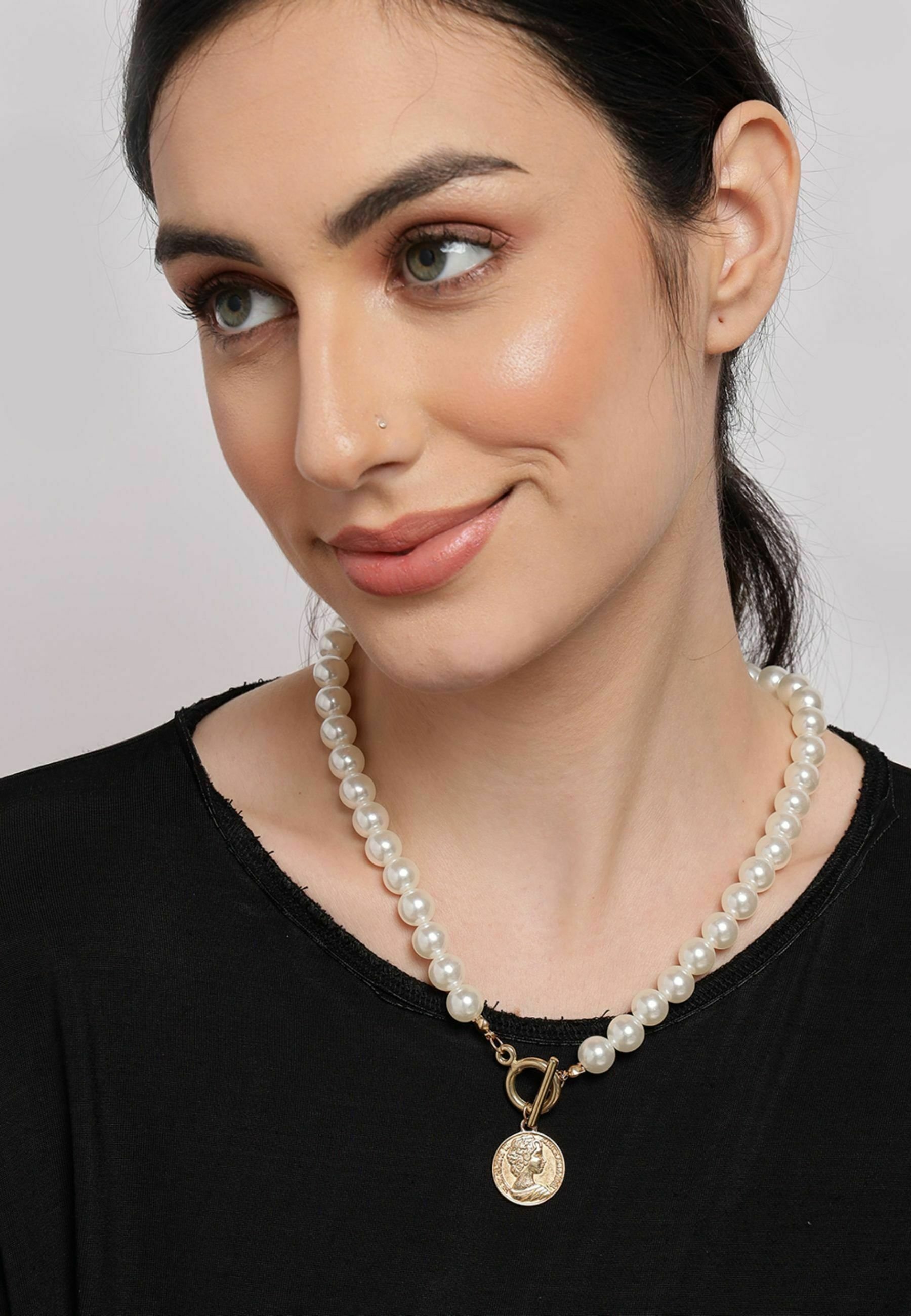 Alexandra Collier's Instagram, Twitter & Facebook on IDCrawl