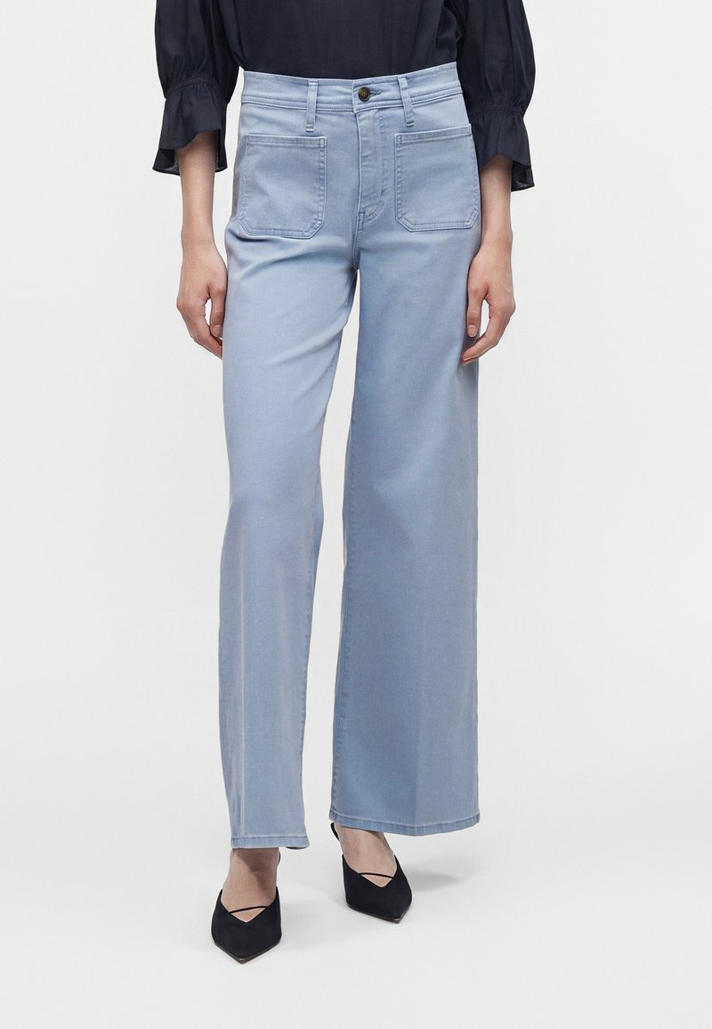 FRAME PALAZZO HARBOR POCKET - Wide leg - sky blue/světlemodrý denim ...
