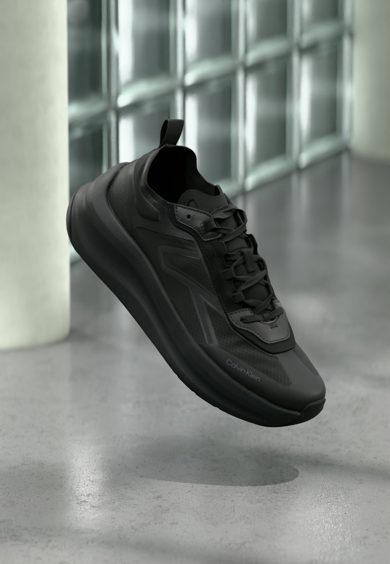 Calvin Klein CHUNKY RUN LACEUP STRIPE NY - Trainers - triple black ...