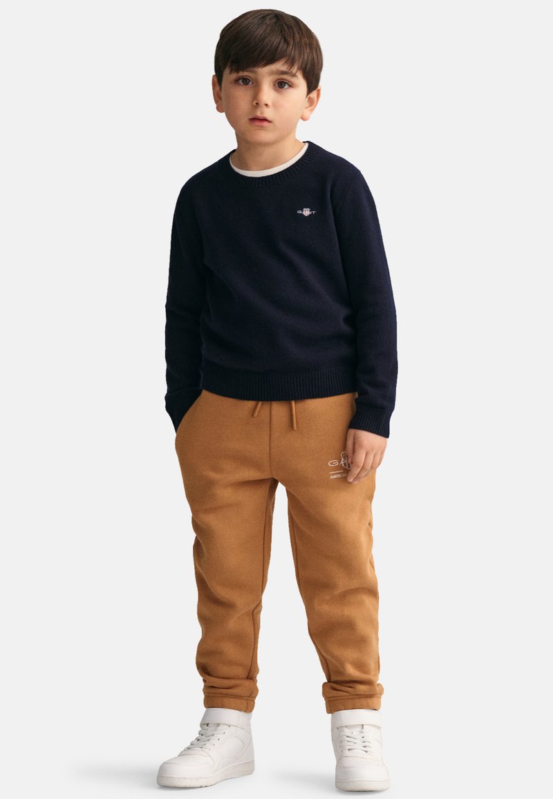 GANT CONTRAST SHIELD - Tracksuit bottoms - burnt sugar/brown - Zalando
