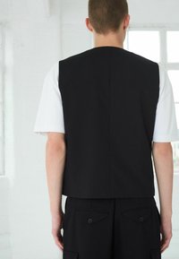 Next REGULAR FIT - Weste - black/schwarz - Zalando