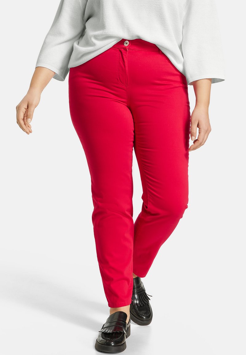 Samoon VERKÜRZT MIT STRETCHKOMFORT BETTY - Slim fit jeans - cranberry ...