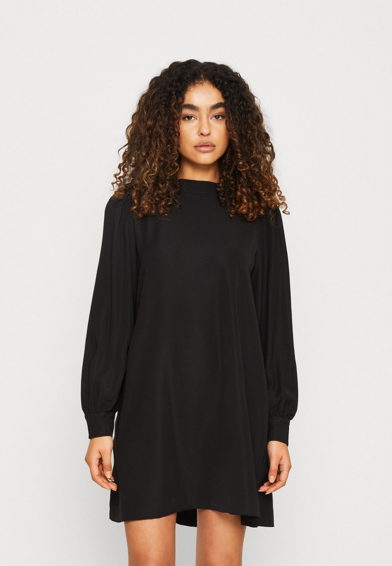 Forever New JENNA HIGH NECK SHIFT DRESS - Robe de jour - black/noir ...