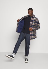 Levi's® BERNAL HEIGHTS OVERSHIRT UNISEX - Kurzmantel - beryl green ...