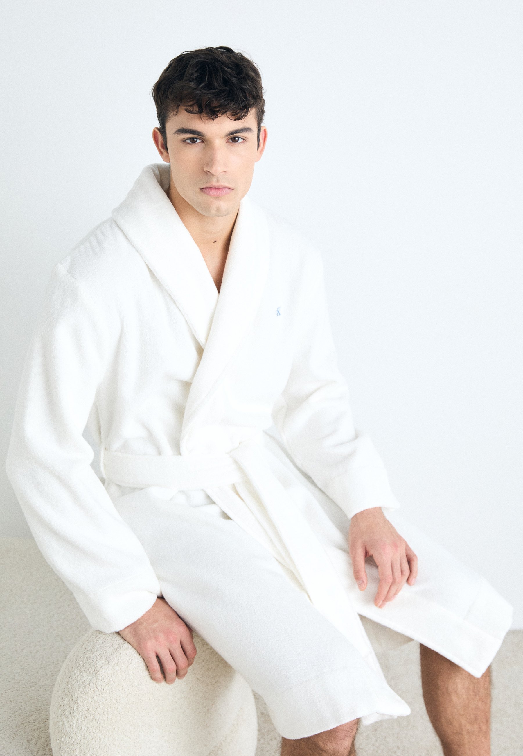 Calvin klein white robe store