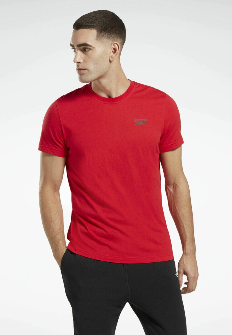 Reebok IDENTITY CLASSICS - T-Shirt basic - vector red black/rot ...