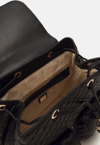 Guess ADAM FLAP - Rugzak - black/zwart - Zalando.nl