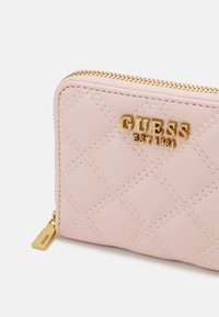 Guess GIULLY SMALL AROUND - Geldbörse - light rose/pink - Zalando.at