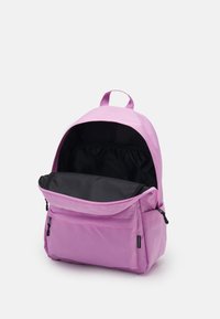 Converse STAR CHEVRON CORE BACKPACK - Reppu - beyond pink/pinkki ...