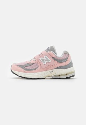 New Balance 2002 UNISEX - Sneaker low - pink sand quartz pink/pink ...