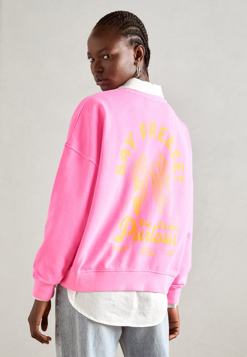 Scotch & Soda BOYFRIEND FIT GARMENT DYE - Sweatshirt - fluo pink/pink ...