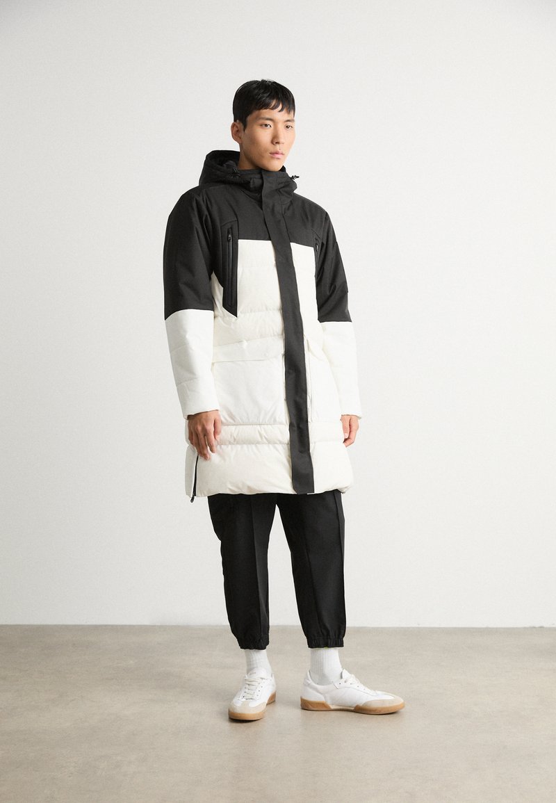 BOSS Down coat - white - Zalando