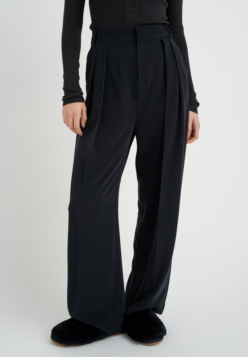 InWear NATALYAIW PLEATED - Broek - black/zwart - Zalando.nl