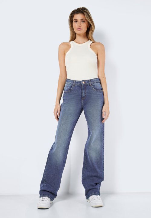 Noisy May MIT WEITEM BEIN NMYOLANDA NORMAL WAIST - Jeans Straight Leg - light blue denim/light ...
