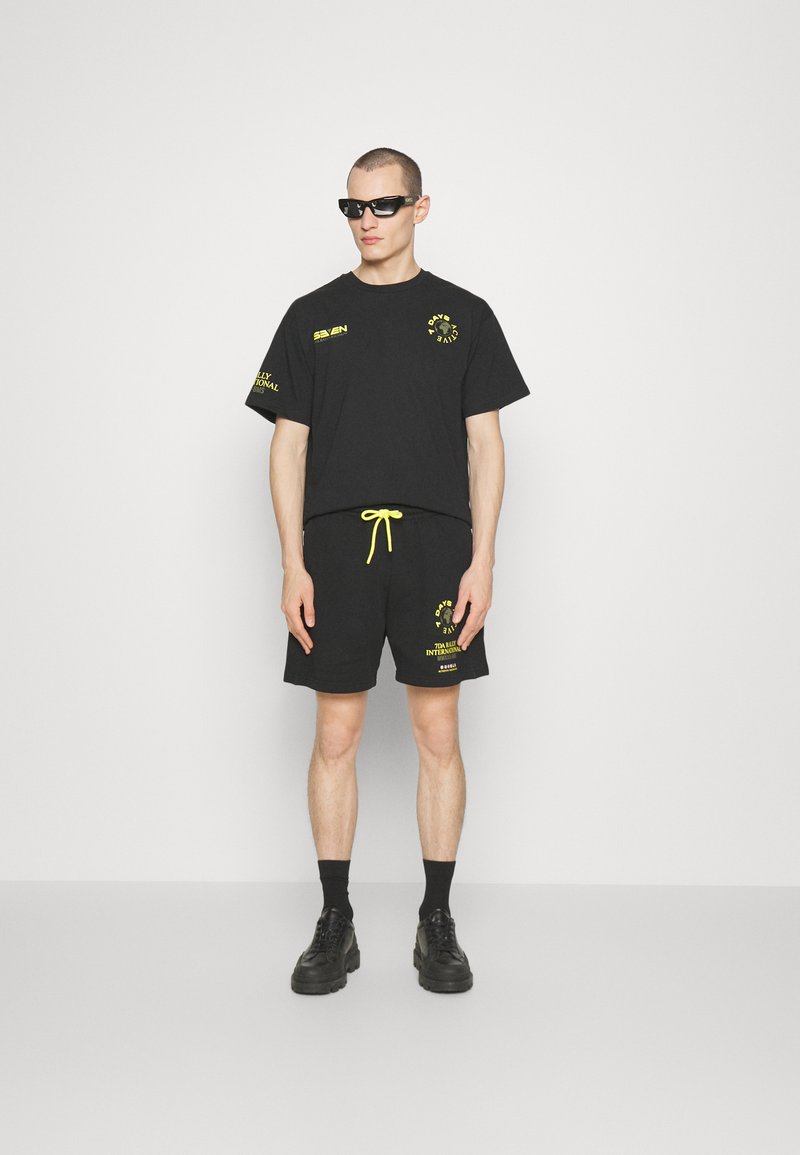 7 DAYS Active ORGANIC RELAXED UNISEX - Jogginghose - black/schwarz ...