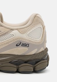 ASICS SportStyle GEL-NYC UNISEX - Sneaker low - cream/putty/offwhite - Zalando.ch
