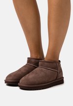 UGG CLASSIC ULTRA - Ankelstøvler - burnt cedar/mørkebrun - Zalando.dk