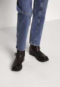 Agolde COOPER CARGO - Vaqueros rectos - dark blue/azul marino - Zalando.es