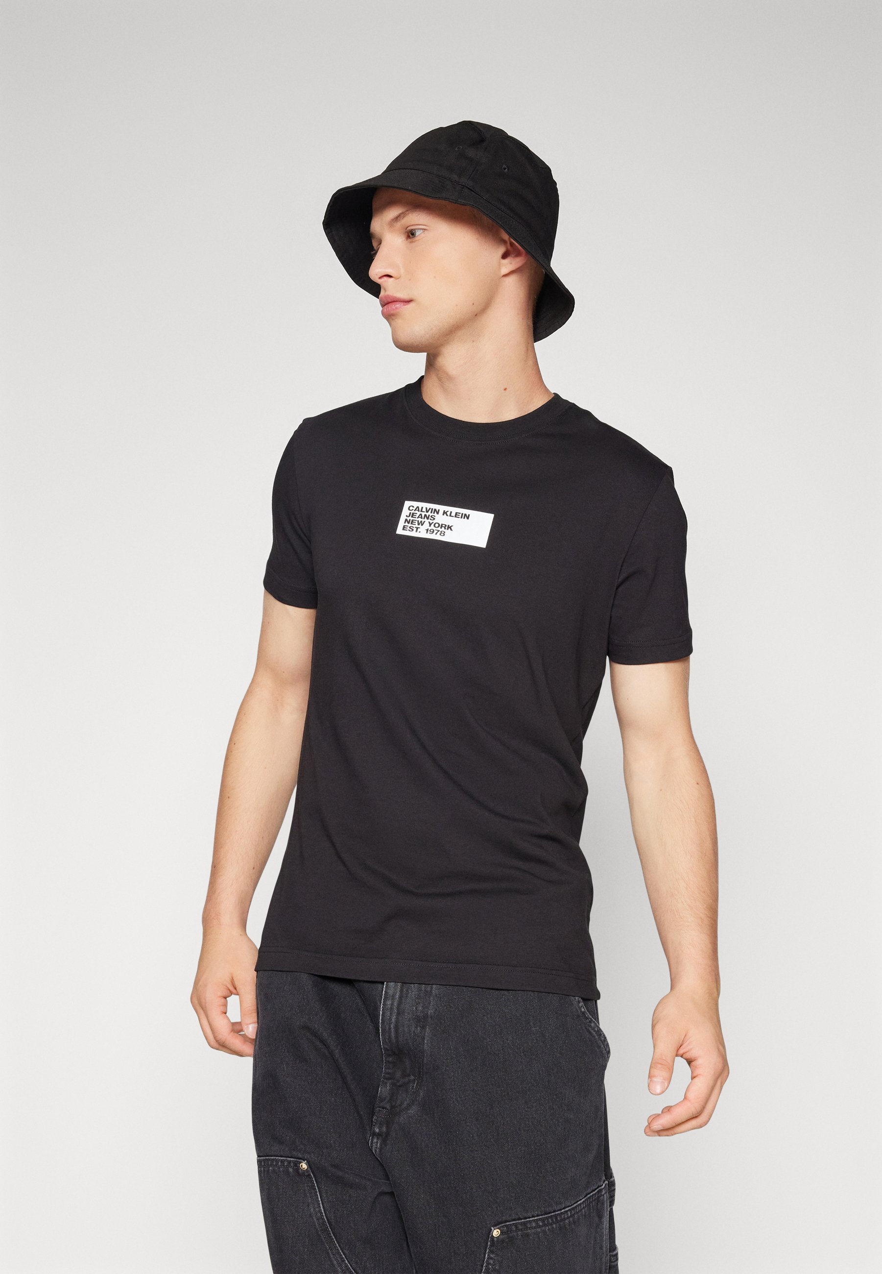Calvin Klein Jeans SMALL CENTER BOX TEE Print T shirt black Zalando.ie