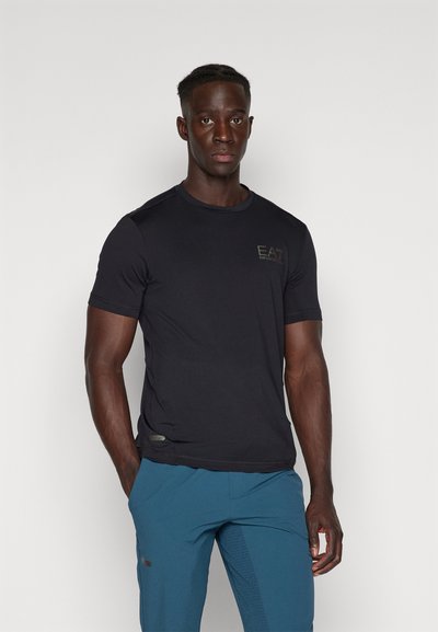 EA7 Emporio Armani TENNIS PRO TEE TEXTURED - Sport T-Shirt - black/schwarz - Zalando.ch