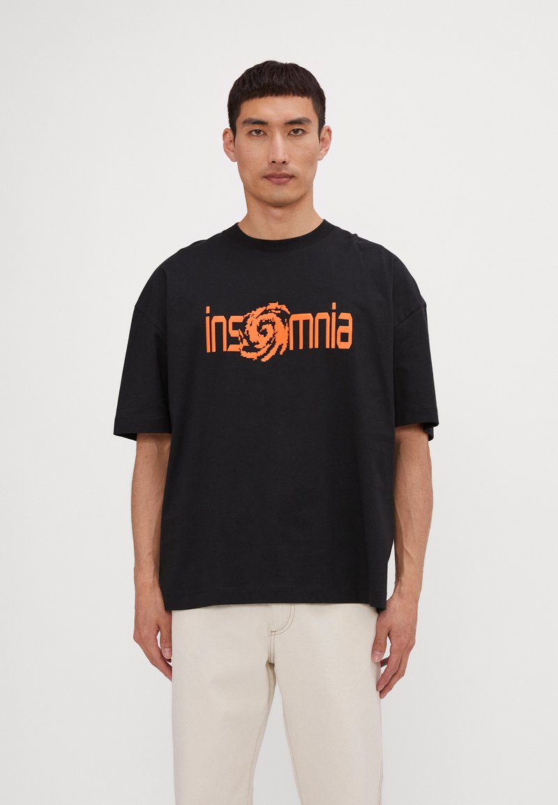 Études SPIRIT INSOMNIA UNISEX - Print T-shirt - black - Zalando.co.uk