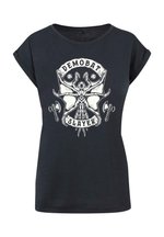 ABSOLUTE CULT STRANGER THINGS - DEMOBAT SLAYER - Triko s potiskem ...