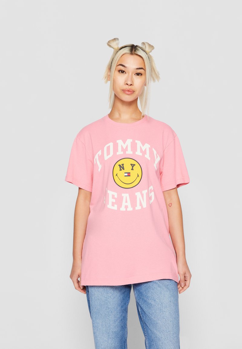 Tommy Jeans TOMMY X SMILEY® OVERSIZED - Print T-shirt - doll pink/pink ...
