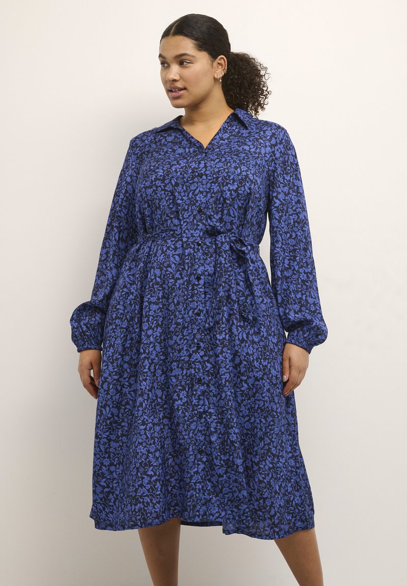 Kaffe Curve KCMIRANA - Robe chemise - black blue flower/noir - ZALANDO.FR