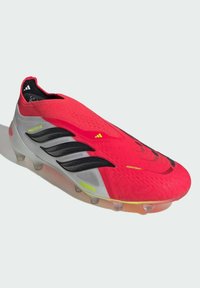 adidas Performance PREDATOR - Buty piłkarskie na twardą nawierzchnię ...