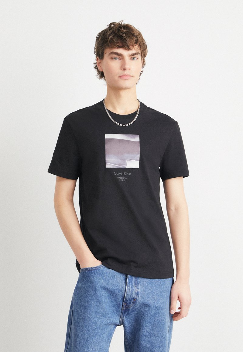 Calvin Klein DIFFUSED GRAPHIC - Print T-shirt - black - Zalando