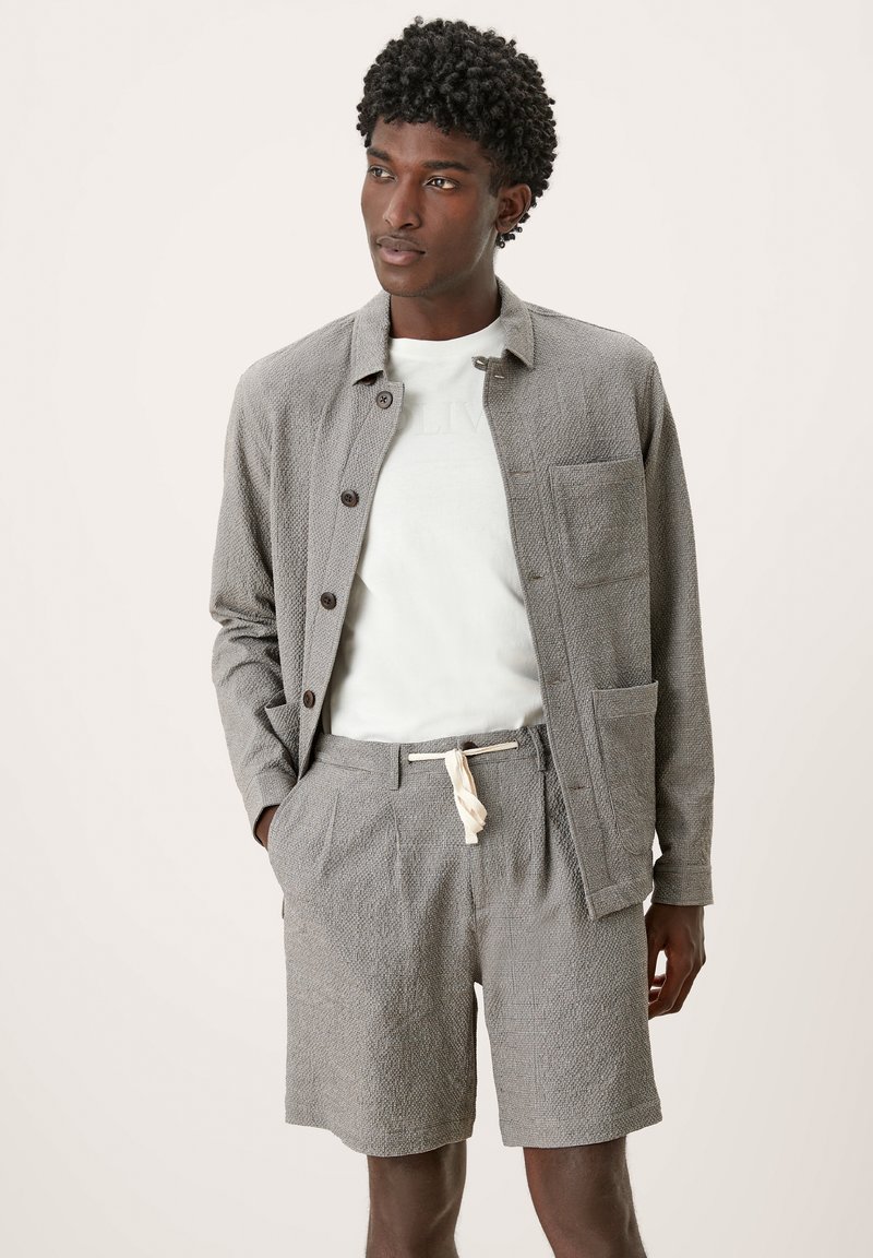 s.Oliver Shorts - brown check/beige - Zalando.de