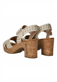 Mustang 26M0622002 - Clogs - ivory/beige - Zalando