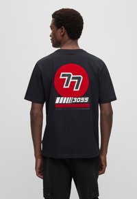 BOSS TEESEVENFLASH - T-Shirt print - black one/schwarz - Zalando.ch