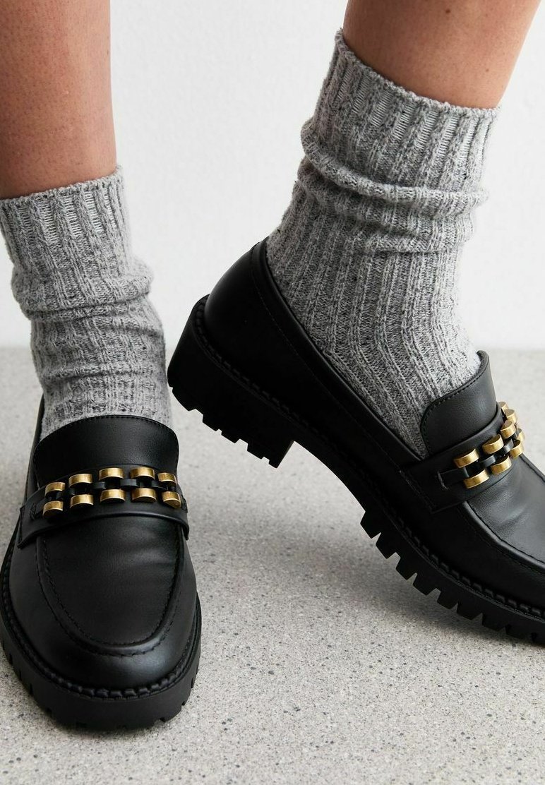 New Look FAUX LEATHER CHUNKY DISC STRAP PENNY - Slip-ons - black - Zalando