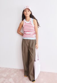 ARMEDANGELS Débardeur - pink mist mars red/rose - ZALANDO.FR