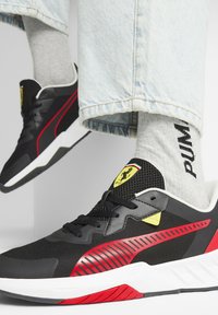 Puma SCUDERIA FERRARI MACO SL - Sneaker low - black rosso corsa white ...