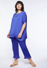 Fiorella Rubino CON BORDI RICAMATI - Broek - viola/paars - Zalando.nl