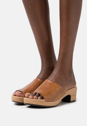 Tamaris Clogs - black leather/schwarz - Zalando.de